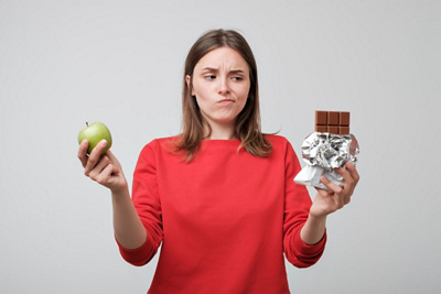 5 ways to reduce cravings and eat less